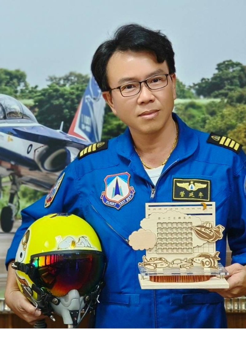 漢翔文創 - 勇鷹萬年曆(勇鷹試飛官代言) - 設計館 漢翔文創 年曆/桌曆 - Pinkoi