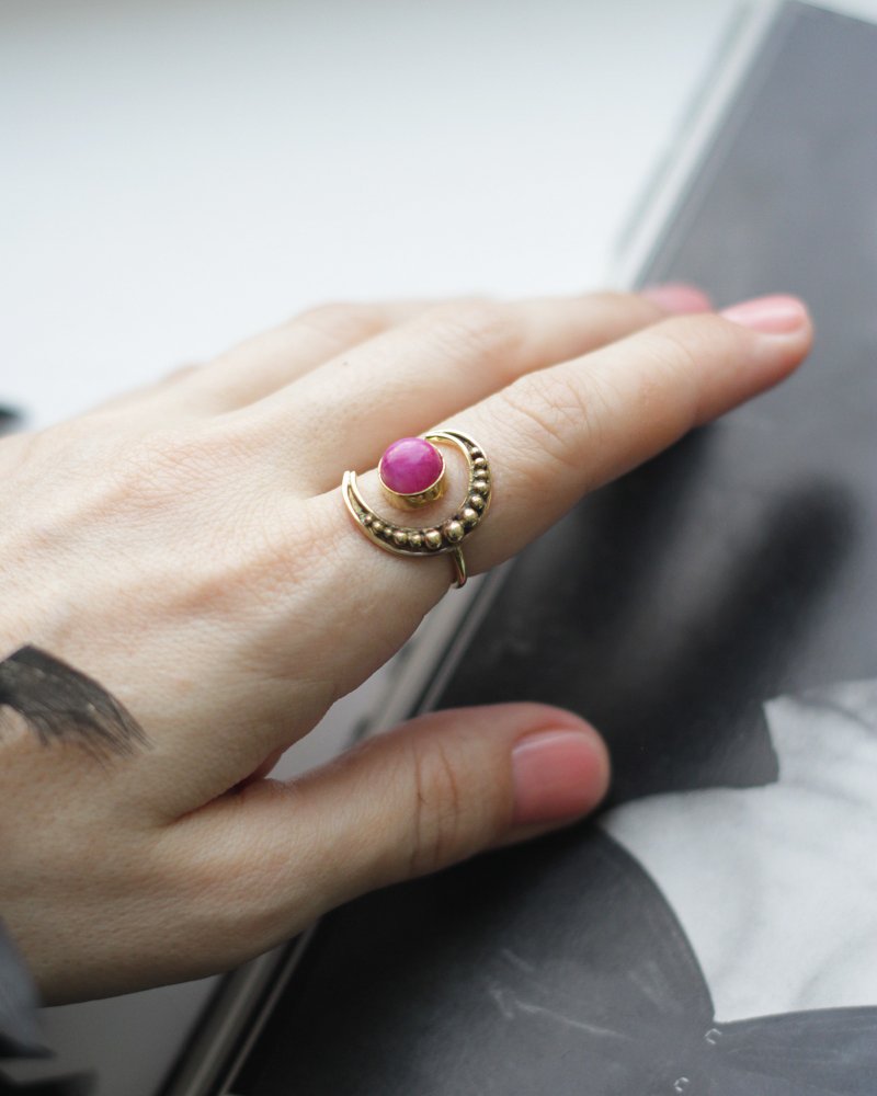 Pink stone ring, Crescent moon ring, Open ring, Brass ring, Adjustable ring - 設計館 CURRY MOON 戒指 ...