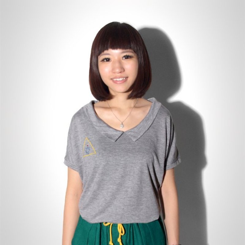 【HEY SUN】跳跳糖在三角盒子裡準備大驚喜小領子造型T恤 - 設計館 HEY SUN 女 T 恤 - Pinkoi