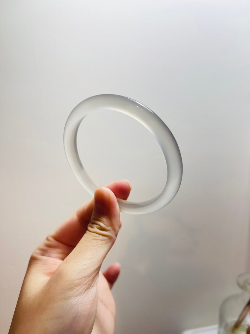 兔寶頑石//玻璃體馬達加斯加玉髓 內徑58mm 兔寶頑石｜手鍊/手環人氣榜 - Pinkoi