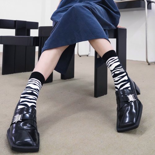 原野之行 中筒襪 TOOCI｜襪子人氣榜 - Pinkoi