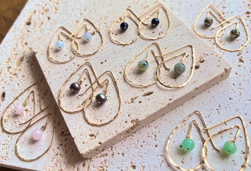 Uzu - Small しずく型フープピアス シルバー925 14kgf 7種類の天然石 kaekurimoto-jewelry｜耳環/耳夾/耳骨夾人氣榜 - Pinkoi