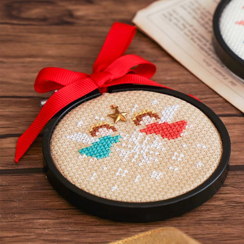 【雪花天使】聖誕裝飾 3 吋繡框 十字繡材料套組 | Xiu Crafts 繡Xiu Crafts｜編織/刺繡/羊毛氈/縫紉人氣榜 - Pinkoi