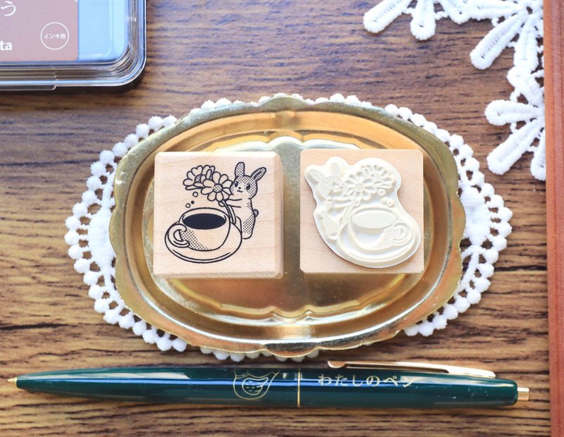 咖啡時光-兔兔 楓木印章-日本CTFJ聯名款 Maruco小畫室｜印章/印台人氣榜 - Pinkoi