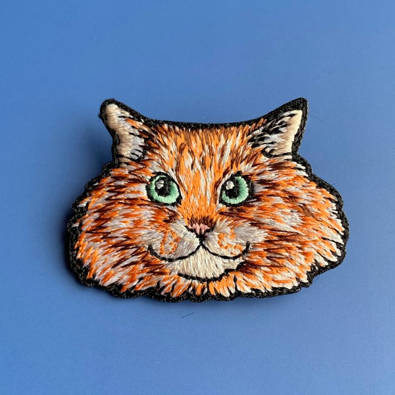 楽しいことを考えるネコ・いそめのブローチ - ショップ Kitty & 小町 by maltamarie store ブローチ - Pinkoi