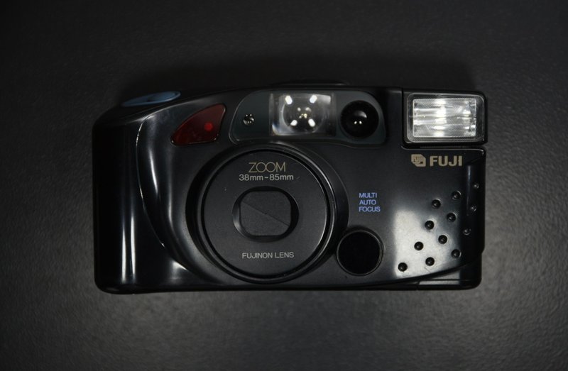 【經典古物】Fujifilm Zoom Cardia 950 Date 富士 隨身機 底片機 - 設計館 Film Camera Vogue 相機/拍立得 - Pinkoi