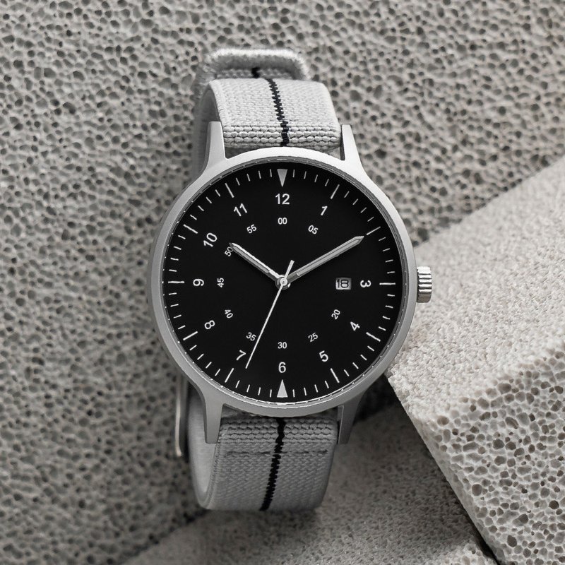 BIJOUONE彼樹灣B70 黑色 灰色彈力帶 日歷夜光指針男女款精鋼手錶 BIJOUONE｜女錶人氣榜 - Pinkoi