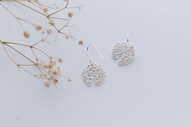 I 羽屏 I 925純銀耳飾 Cuddle Nook｜耳環/耳夾/耳骨夾人氣榜 - Pinkoi