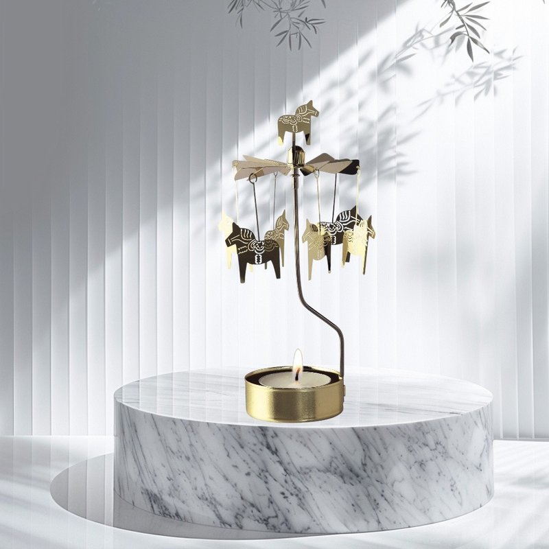 金色達拉木馬旋轉燭座(附蠟燭) PLUTO Design｜香氛蠟燭/燭台人氣榜 - Pinkoi