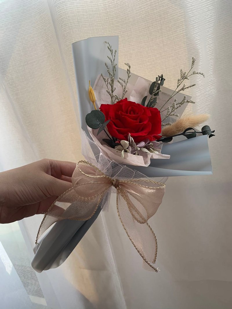 永恆玫瑰小花束 / 告白花束 / 單支玫瑰花束 Le Petit Florist。小花室｜乾燥花/永生花人氣榜 - Pinkoi
