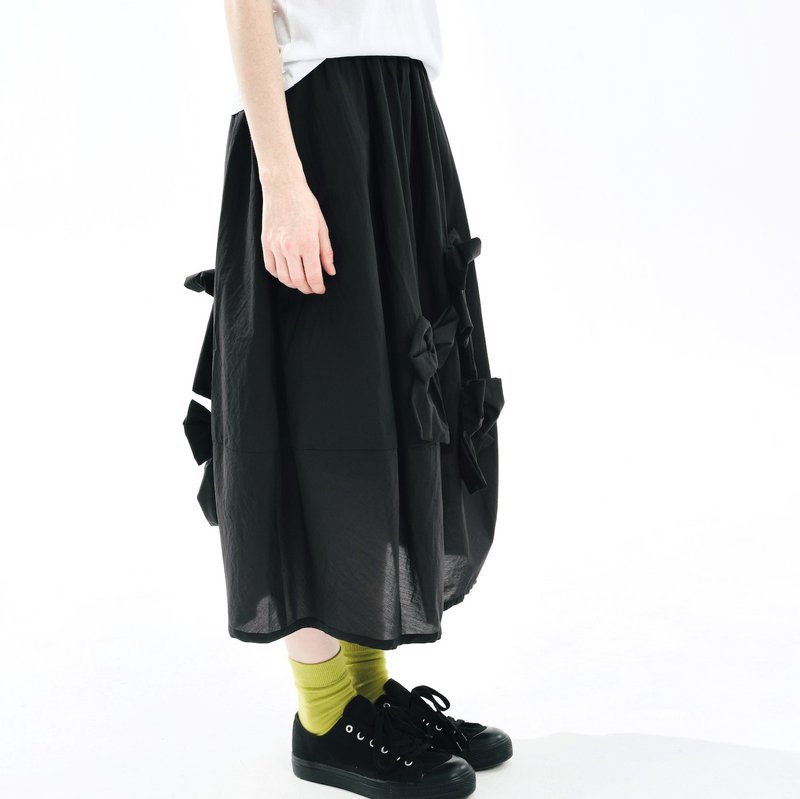 黑色冰川大蝴蝶結半身裙 / 裙子 imakokoni｜裙子/長裙人氣榜 - Pinkoi