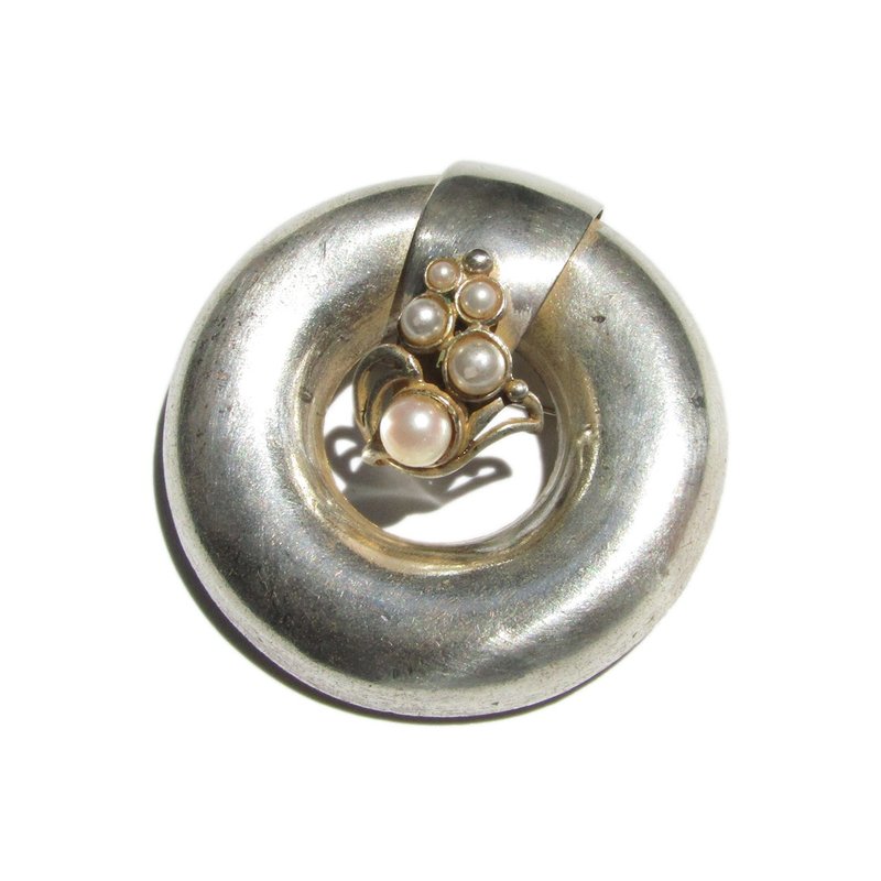 80s vintage round fake pearl flower motif design brooch panic-art ...