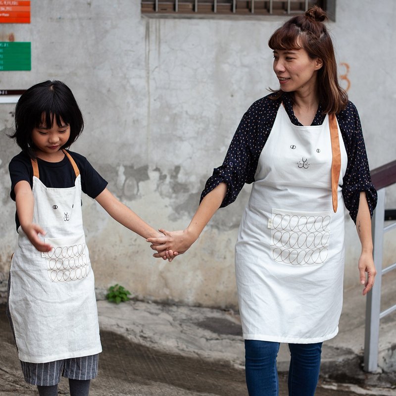 貓咪大人圍裙 白色款 - 設計館 Soupy Tang 湯舒皮 圍裙 - Pinkoi