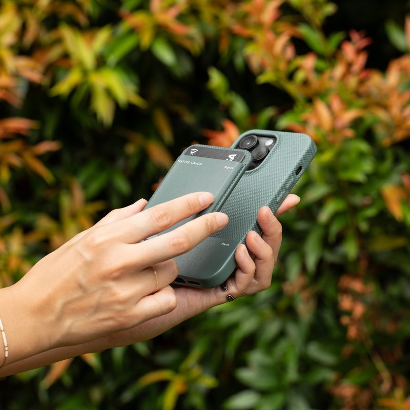 Native Union | 經典巴黎系列 - 皮革磁吸卡夾 - 石墨綠 Native Union 官方旗艦館｜手機配件人氣榜 - Pinkoi