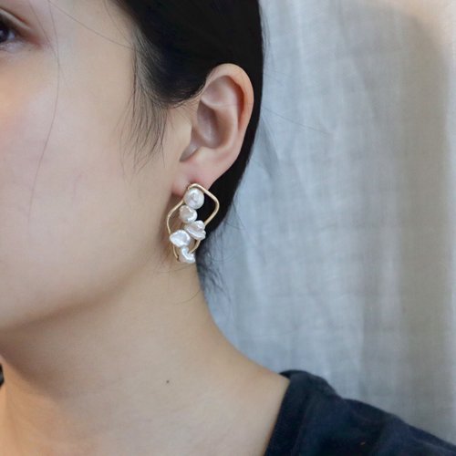 超級出清 天然珍珠不規則金屬耳針耳環 - 設計館 Amoha 阿木禾．解憂室 耳環/耳夾 - Pinkoi