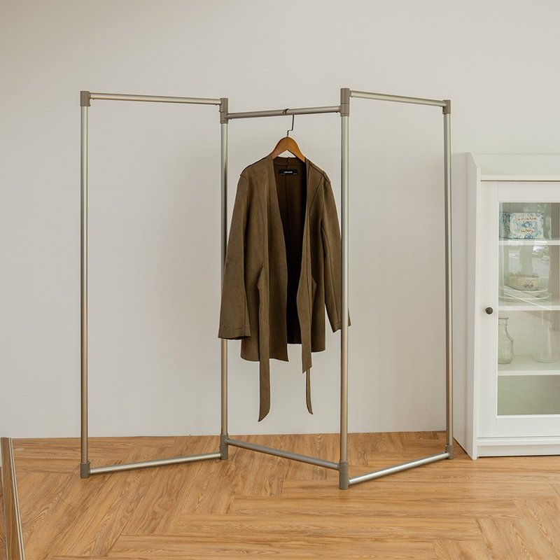 【ikloo】鋁合金三段式百變掛衣架-金色加高加寬款 ikloo宜酷屋｜衣架/衣帽架/掛勾人氣榜 - Pinkoi