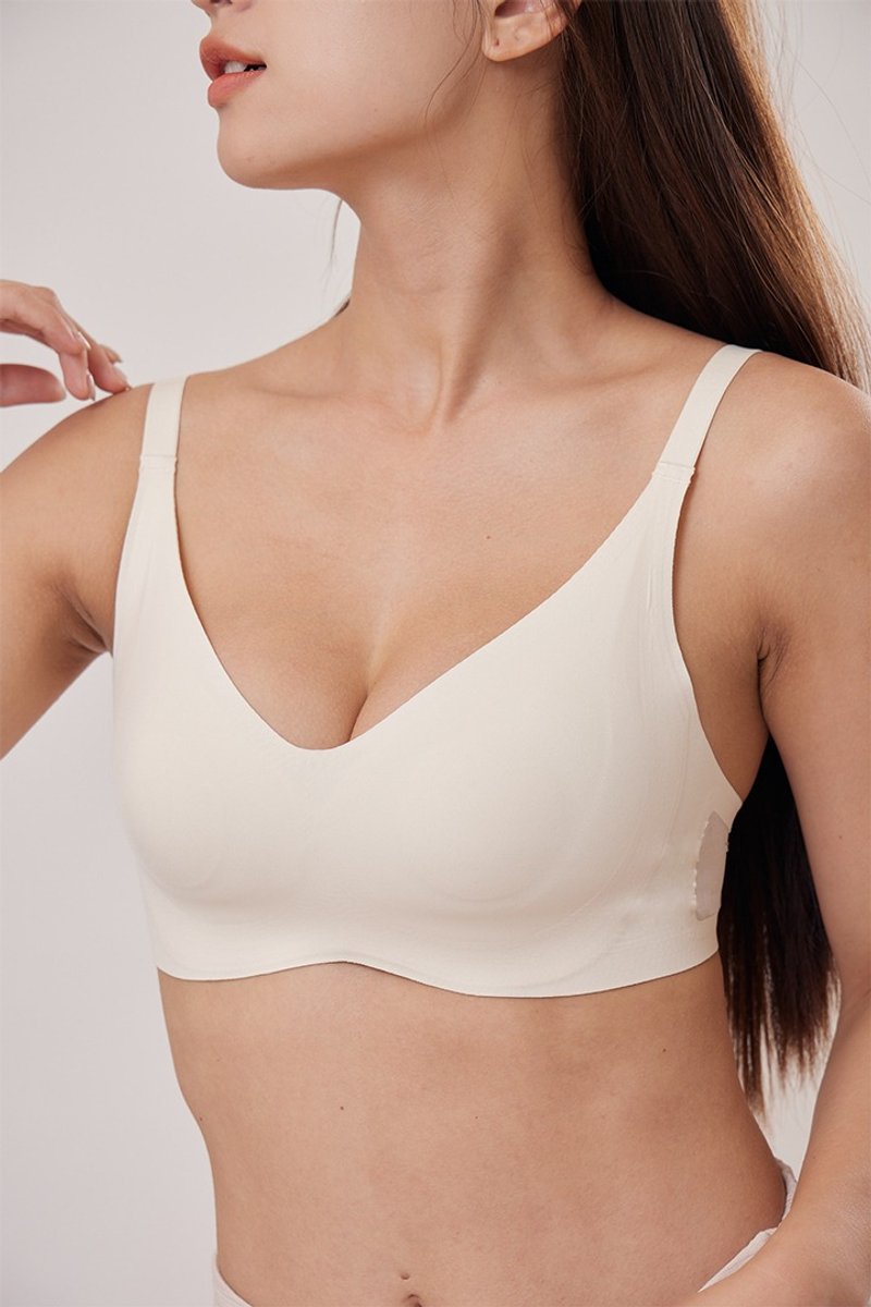 柔亮・包覆感超薄 3/4 杯 - 純黑 韌 REN｜無鋼圈內衣｜女內衣褲人氣榜 - Pinkoi