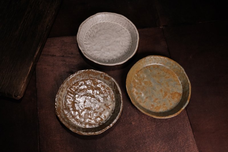 Shallow small flat disk - Shop yamahibi Plates & Trays - Pinkoi
