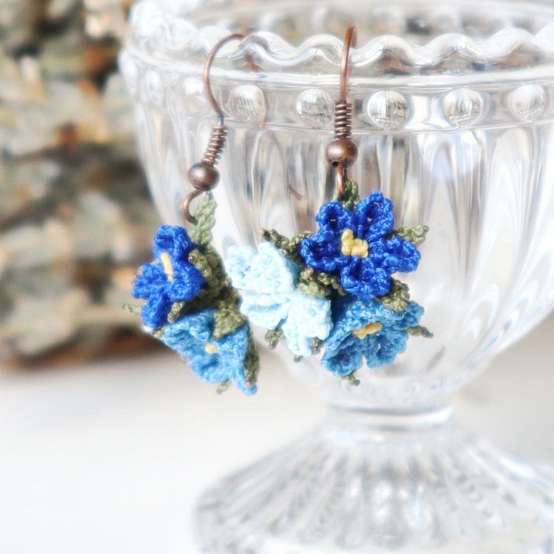 PREMIUMレースのピアス【ブーケ】オーシャンブルー AYTURK｜耳環/耳夾/耳骨夾人氣榜 - Pinkoi