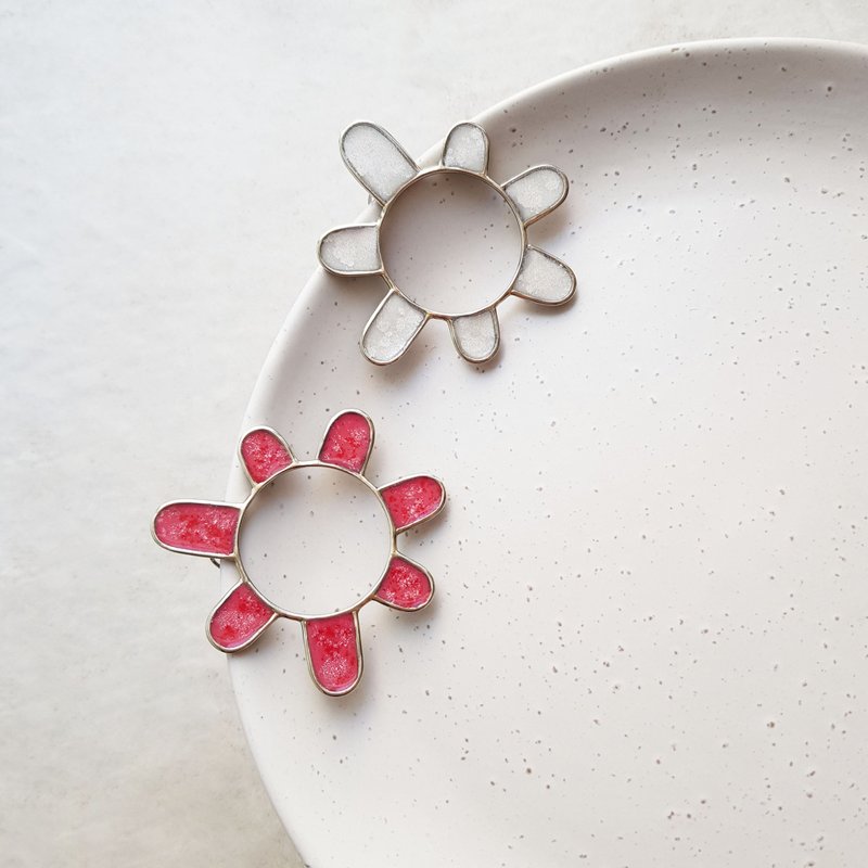Circle flower brooch, 12 colors - 設計館 Yesli 胸針 - Pinkoi