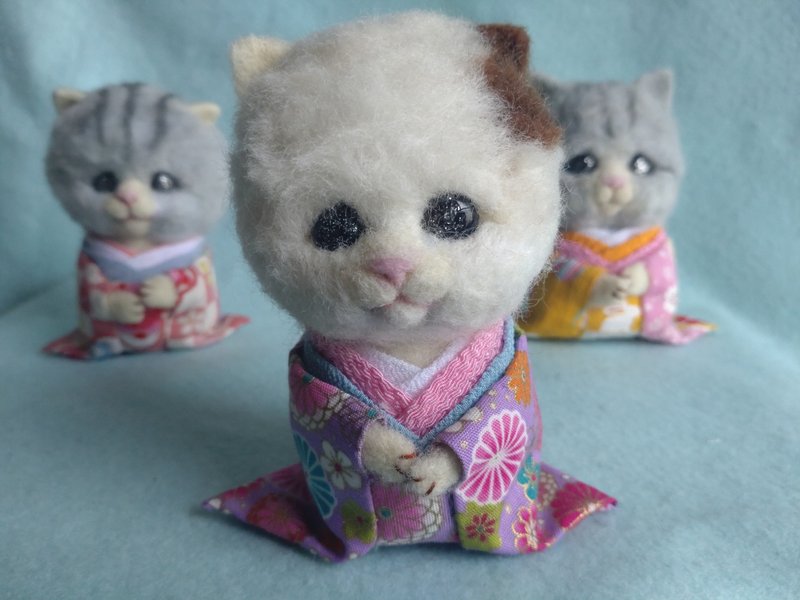 猫 着物 羊毛 お着物猫ちゃん No.12 白+茶 紫 vanco-vancoo｜玩偶/公仔人氣榜 - Pinkoi