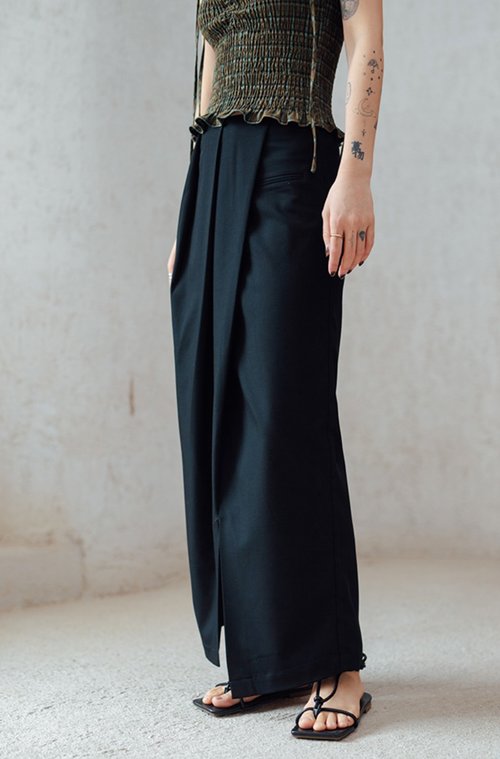 優美和解開衩半裙 不對稱壓褶直筒高腰長裙 BEWIDER 寬泛｜裙子/長裙人氣榜 - Pinkoi