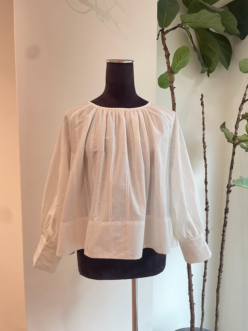 寬袖口簡單上衣 YUER 雨兒｜女上衣/長袖上衣人氣榜 - Pinkoi