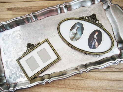 Early Taiwan-made classical bouquet bow small photo frame small picture ...