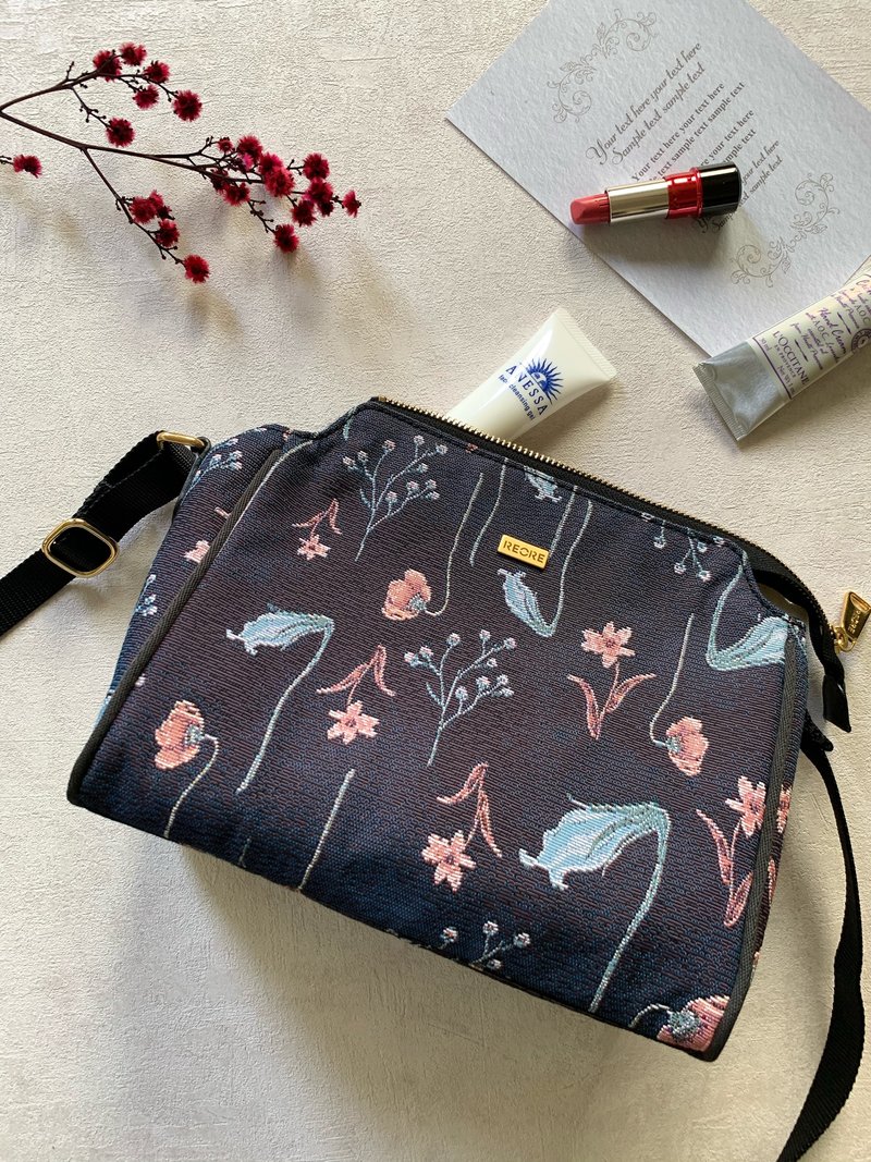 斜背包 / 布防潑水 平織緹花 落花 布萊茲 - 設計館 REORE獨一無二的手「緹」藝術包 側背包/斜背包 - Pinkoi