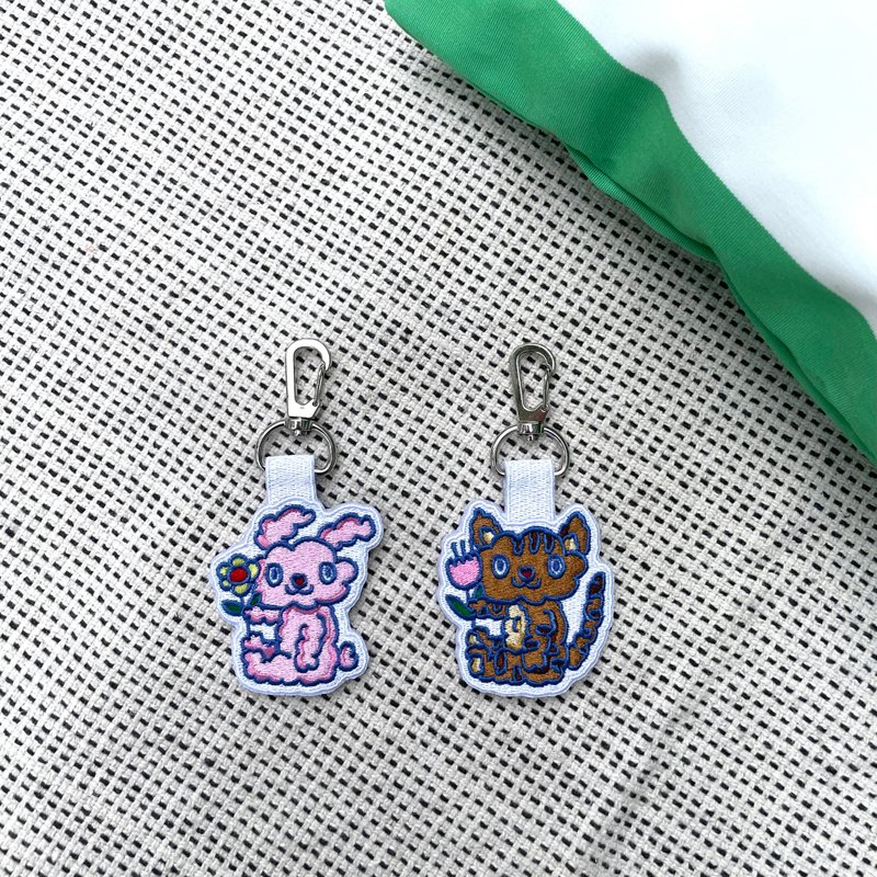 \Your keychain/Electric embroidery bunny and kitten - Shop feedaqqcat Keychains - Pinkoi