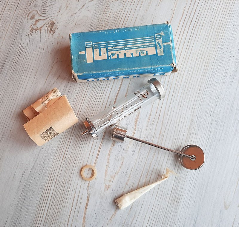 Multiple use glass medical injector 20 ml - Soviet vintage syringe made ...