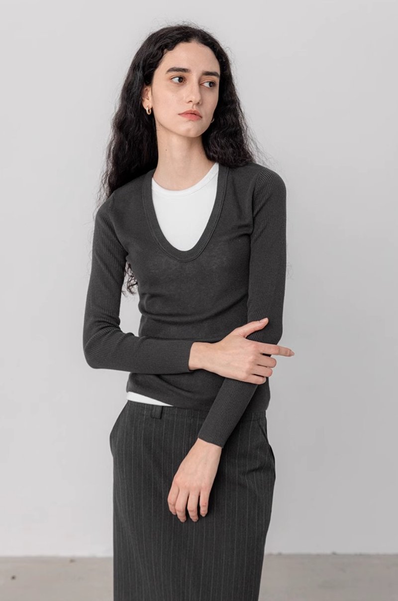 法式極簡 羊毛修身針織衫毛衣 BEWIDER 寬泛｜女毛衣/針織衫人氣榜 - Pinkoi