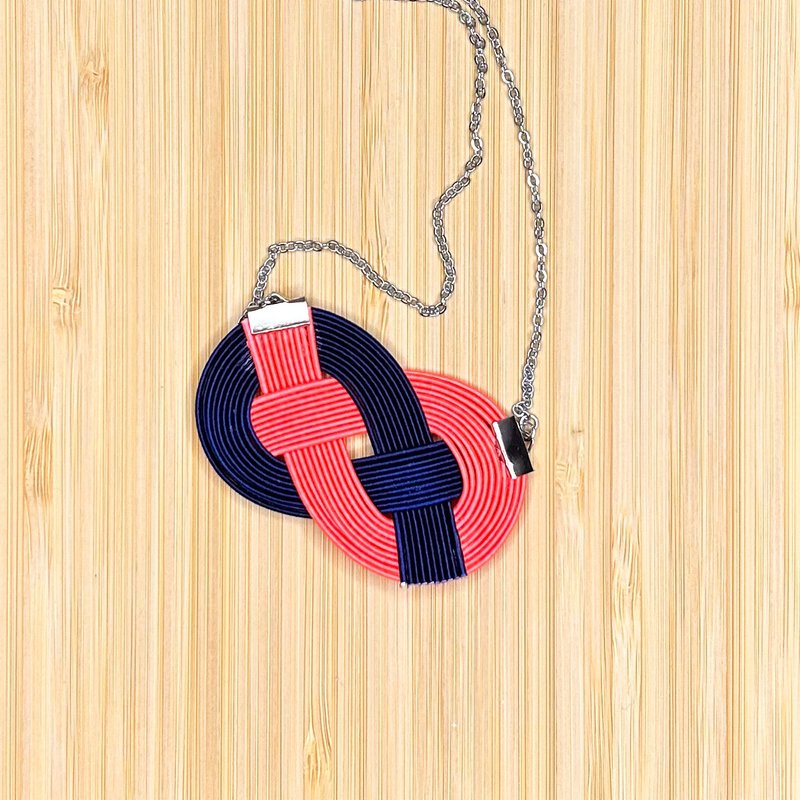 【水引】抱きあわじ結び【ネックレス】【ペンダント】【チェーン】【紺】【サーモン】 asu-wa｜項鍊人氣榜 - Pinkoi