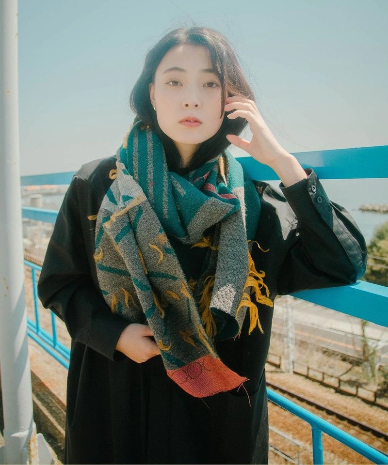 [POLS] CONNECT Wool Cut Jacquard Stole - Shop CRAHUG Knit Scarves & Wraps - Pinkoi