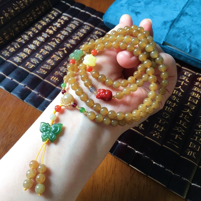 和田玉金山糖料6公釐108顆珠鏈 搭配天然碧玉蝴蝶吊墜 VASSAN瓦薩水晶城堡｜手鍊/手環人氣榜 - Pinkoi