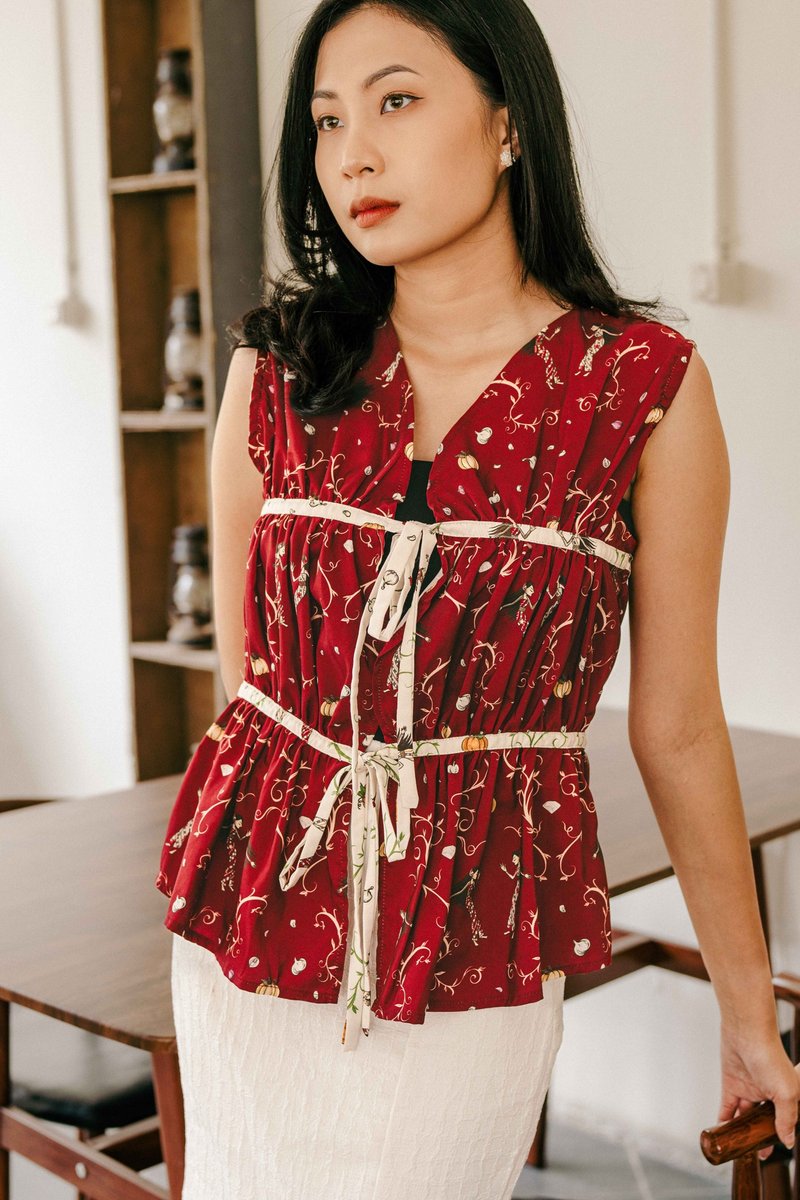 Bawang Merah Bawang Putih Vest Tales and Wonders｜背心/無袖上衣人氣榜 - Pinkoi