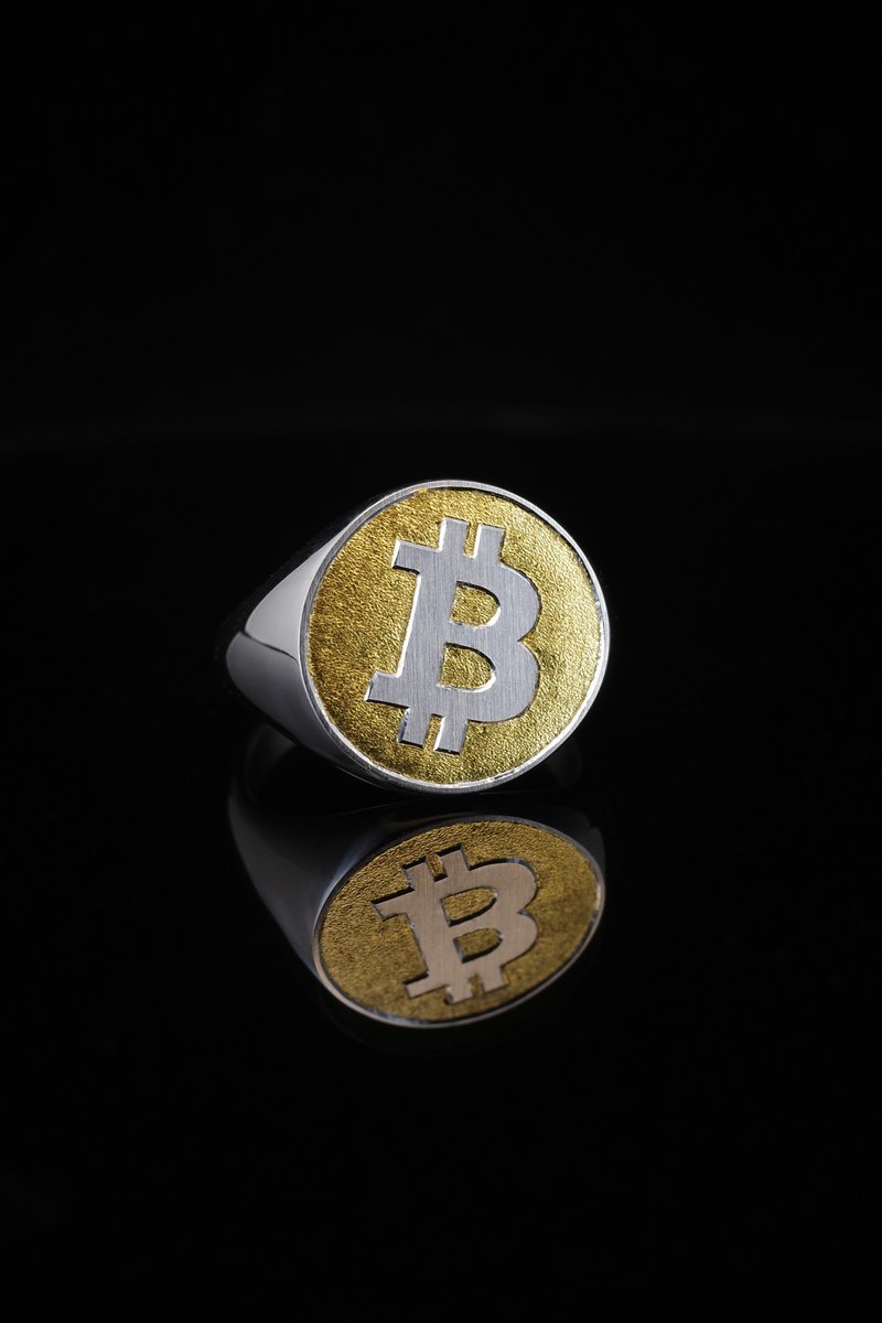 純黃金鑲嵌 比特幣圖章戒指 Bitcoin signet ring BRIGHT.CUT｜戒指人氣榜 - Pinkoi