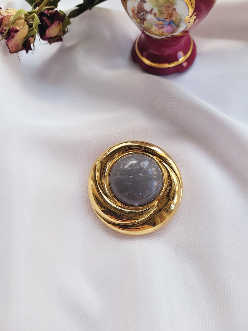 American Western antique jewelry / MONET gold-tone artificial gray jade ...