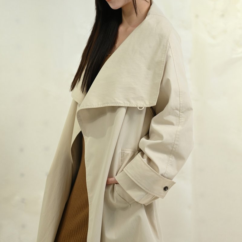 葉狀翻領-寬鬆長版風衣外套-米白色 NO216｜女大衣/外套人氣榜 - Pinkoi