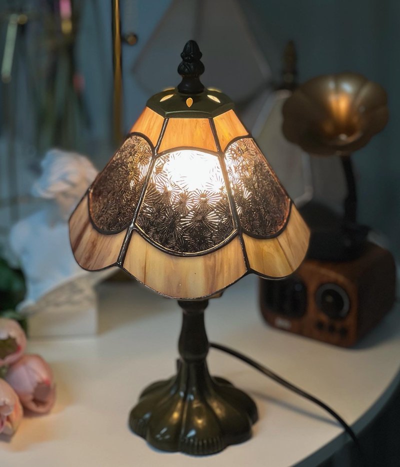 Point lamp stainedglass handmade lamp - Shop luceo Lighting - Pinkoi