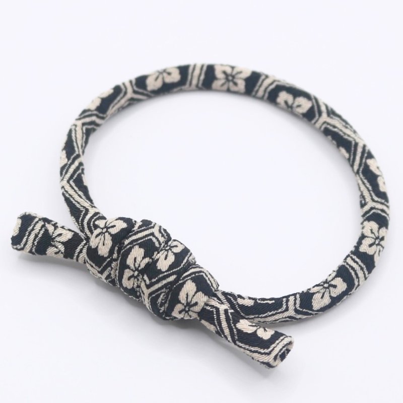 和柄布の手結びブレスレット 日本製ハンドメイド - ショップ nikonikoJAPANshop ブレスレット - Pinkoi