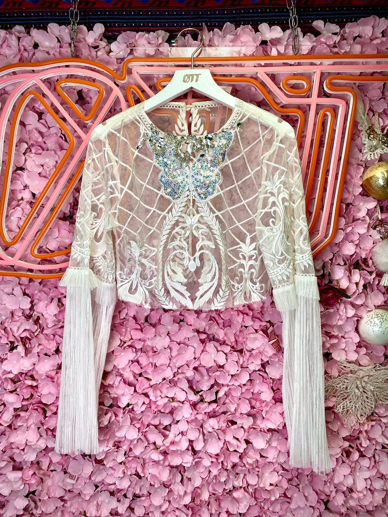 OTT獨一無二•Unique華麗白色幻彩珠片蝴蝶閃石刺繡上衣 OTT Palace｜女上衣/長袖上衣人氣榜 - Pinkoi
