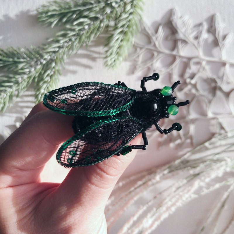 Beaded brooch-fly,beetle decoration,exclusive gift, horsefly ...