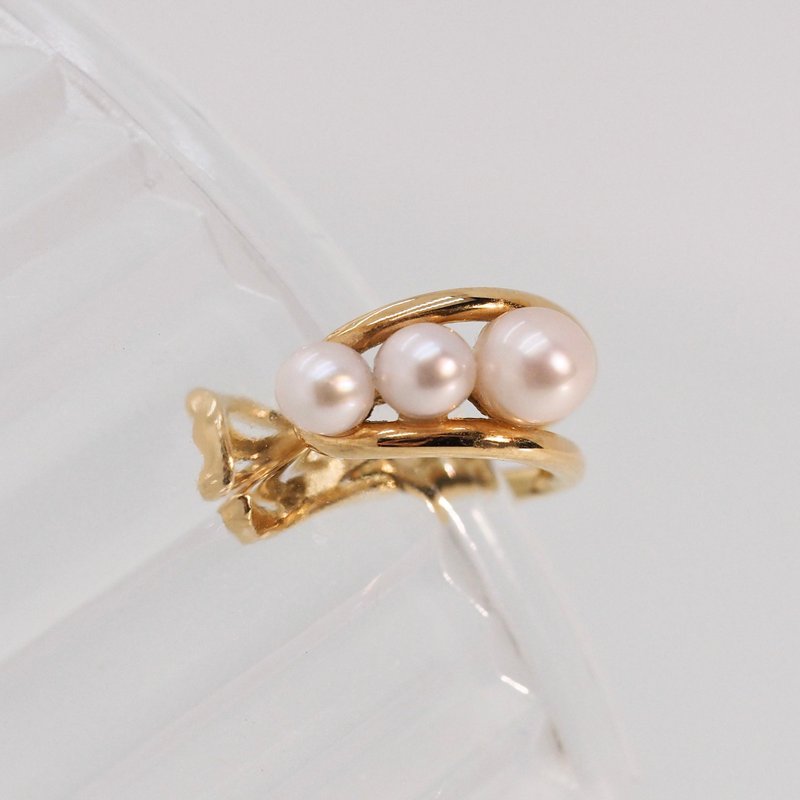 18K金三重 Akoya 珍珠耳夾(有日本証書)18K Gold Triple Akoya Pe - 設計館 IRIZA Jewellery 耳環/耳夾/耳骨夾 - Pinkoi