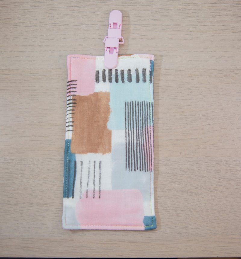 調色盤 手作手帕/幼兒園手帕夾/兒童手帕/口水巾 Pu.sozo布手作｜圍兜/口水巾人氣榜 - Pinkoi