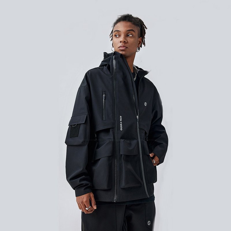 機能風黑色抽繩連帽風衣 戶外運動外套 MUYU｜男夾克/外套人氣榜 - Pinkoi