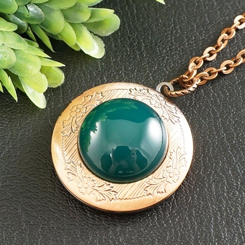 Green Agate Copper Photo Locket Green Stone Keepsake Pendant Necklace ...