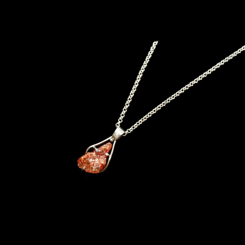 【水晶系列】 金太陽石原礦 925純銀 簡約吊墜 鉍元素 SBI｜項鍊人氣榜 - Pinkoi