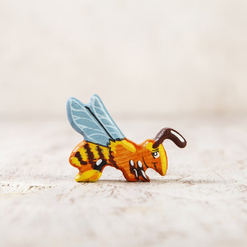 Bee figurine Woodland insect Waldorf bee toy - 設計館 Wooden Caterpillar ...