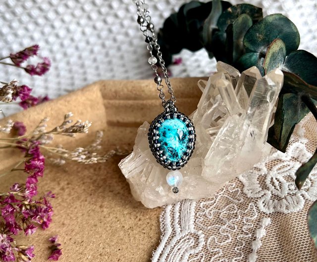 Simple stone pendant store